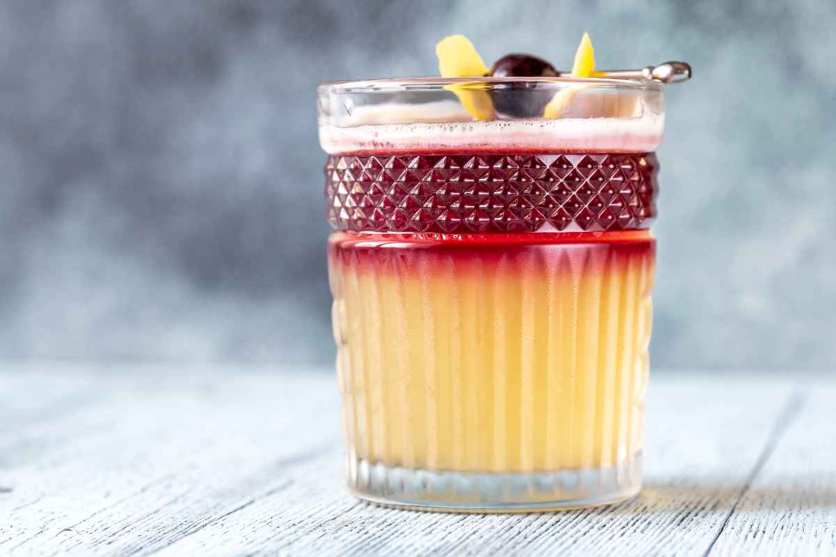New York Sour Cocktail: A Picture-Perfect Cocktail That Tastes Good Too