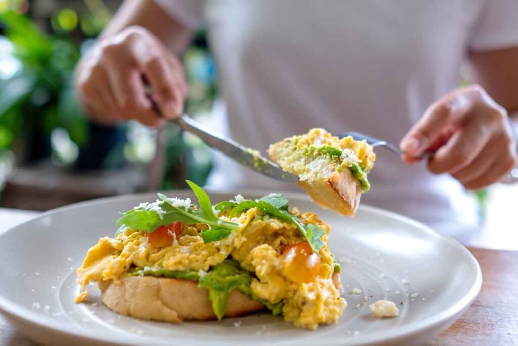 Egg-cellent Scrambled Eggs: The Perfect Start to Your Day