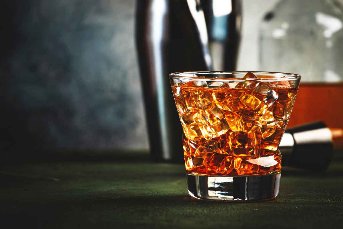 Godfather Cocktail: A Strong Yet Approachable Scotch-Based Cocktail ...