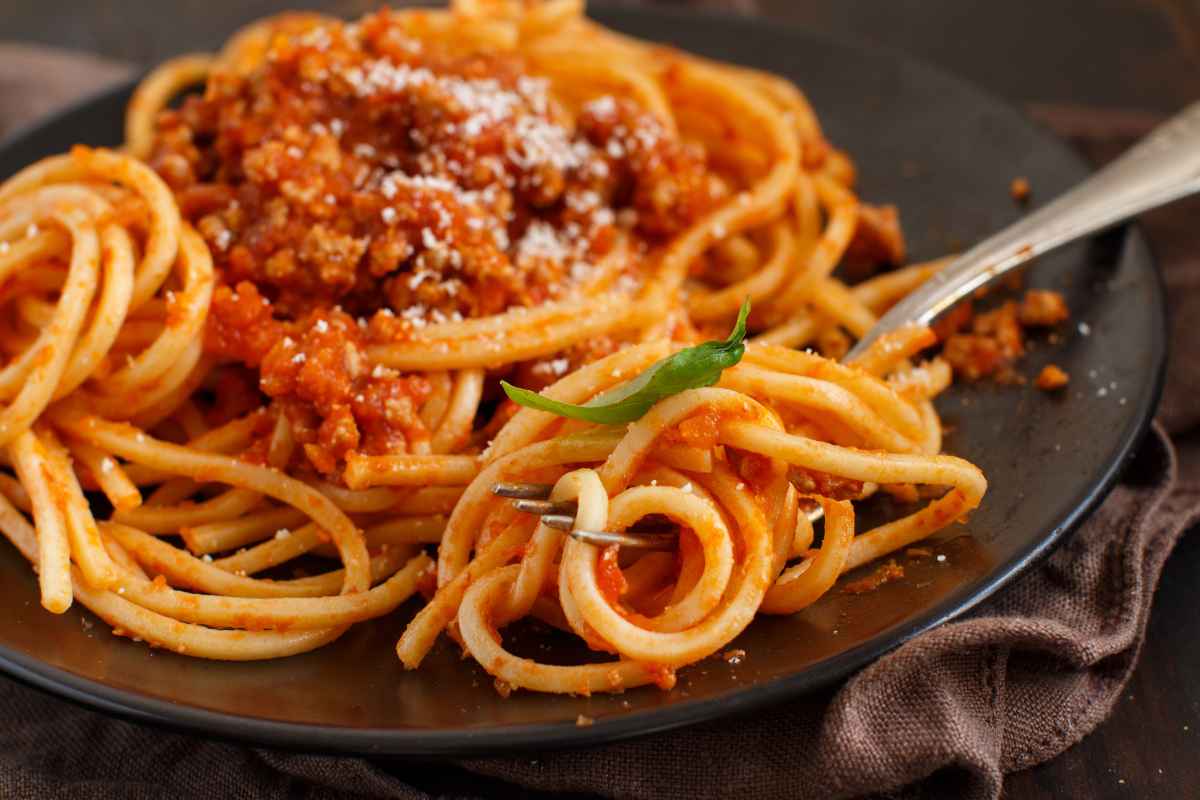 Meaty, Saucy, and Delicious: The Perfect Spaghetti Bolognese Recipe ...
