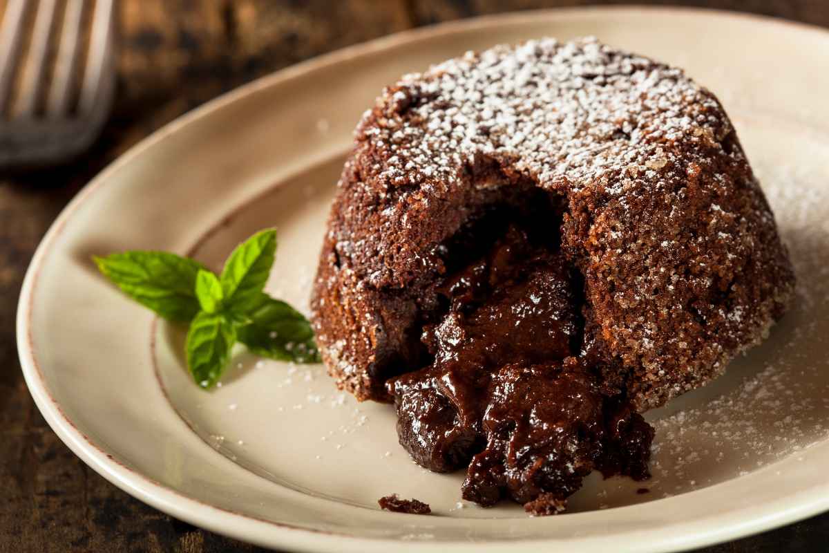 Pure Chocolate Bliss: An Easy-to-Follow Lava Cake Recipe – Urbaki Cooking