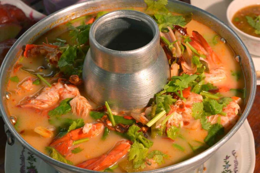 Tom Yum: A Flavorful and Fragrant Soup with Shrimp and Exotic Spices