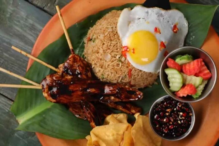 How To Make Nasi Goreng At Home – Urbaki Cooking