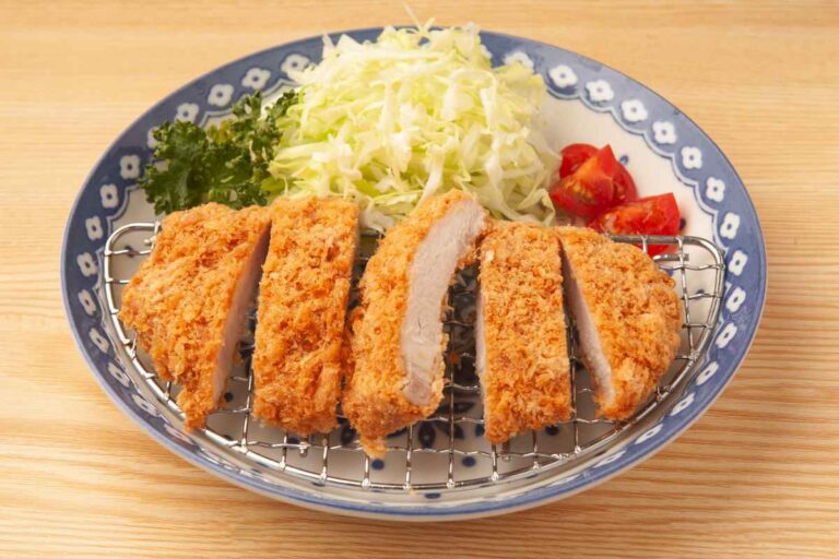 The Secret to Perfect Tokyo Style Tonkatsu – Urbaki Cooking