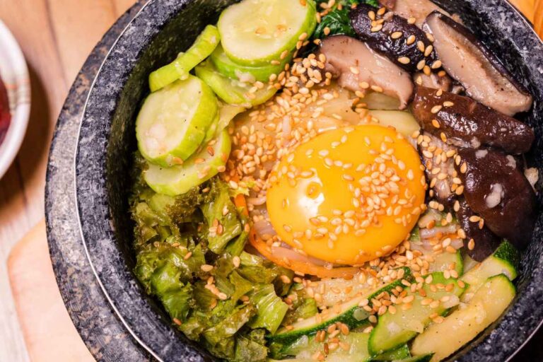 How to Make Healthy Korean Dolsot Bibimbap