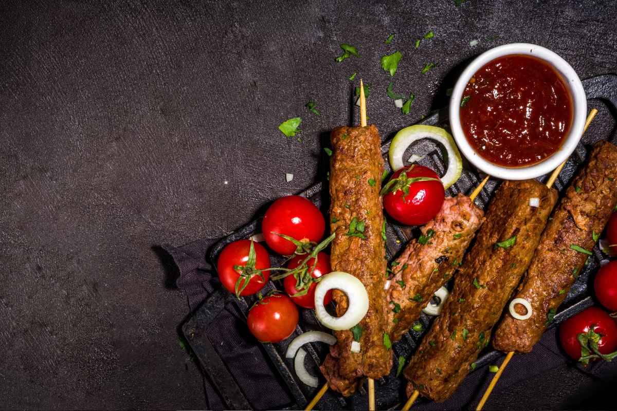 How Egyptians Make the Juiciest Kebabs – Urbaki Cooking