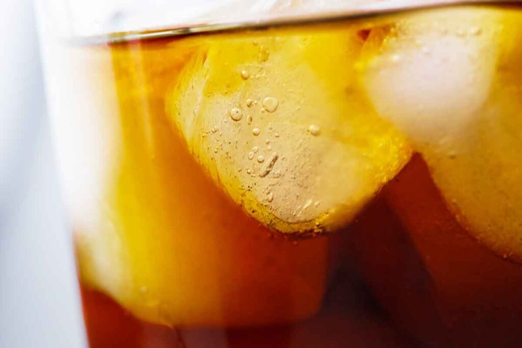 Balsamic Vinegar + Flavored Seltzer = Healthy Coke – Urbaki Cooking