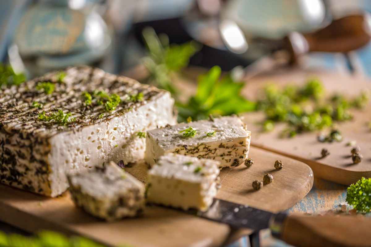 How to Make Homemade Fresh Cheese with Herbs – Urbaki Cooking