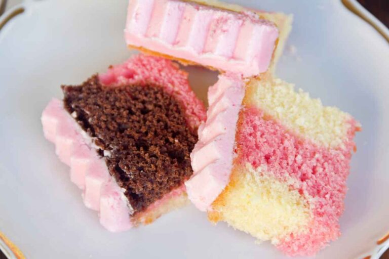 A Delightful Dessert! Neapolitan Cake – Urbaki Cooking