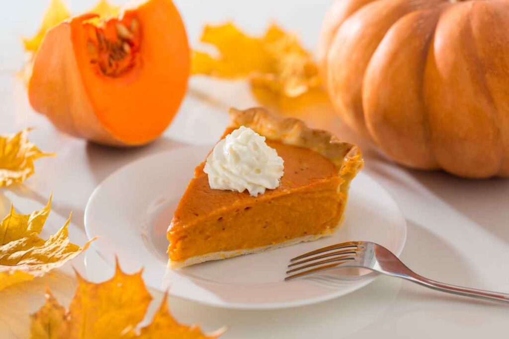 Classic Thanksgiving Recipe! Pumpkin Pie with a Spiced Whipped Cream ...