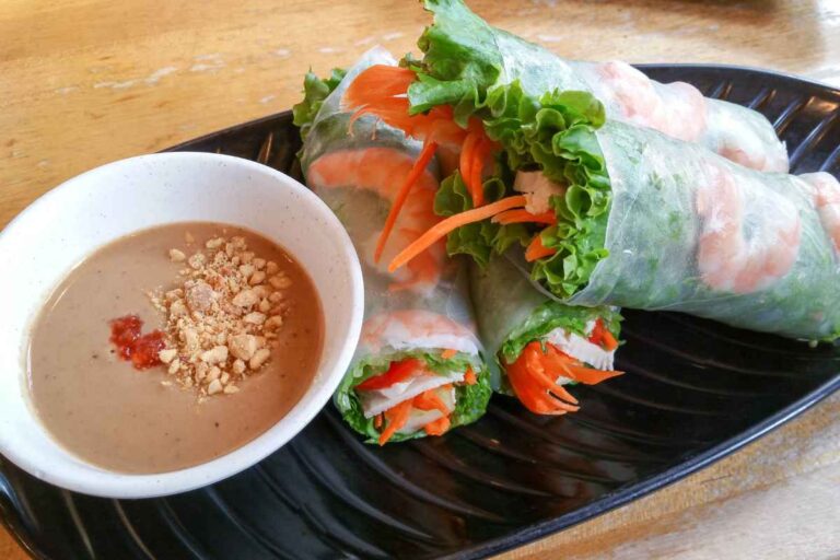 Vietnamese Spring Rolls with Peanut Sauce: A Fresh and Flavorful ...