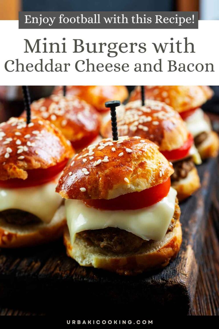 Enjoy football with this recipe! Mini Burgers with Cheddar Cheese and Bacon