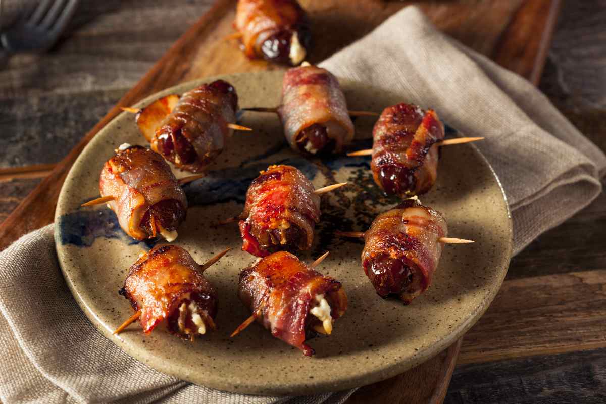 Bacon Wrapped Dates with Goat Cheese – Thanksgiving Appetizers – Urbaki ...