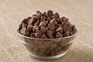 How To Make Delicious Chocolate Pilgrim Hats – Thanksgiving Snacks for ...