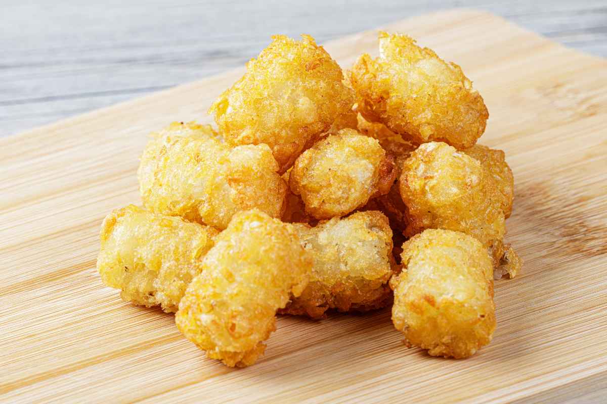 Loaded Tater Tot Skewers – Easy Snack for Super Bowl – Urbaki Cooking