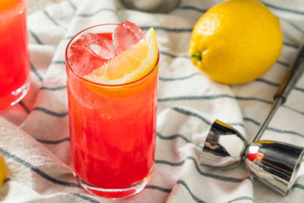 Sloe Gin Fizz: A Twist for Spring Cocktails!