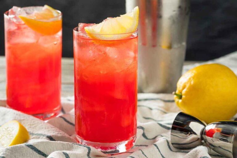 Sloe Gin Fizz: A Twist for Spring Cocktails!