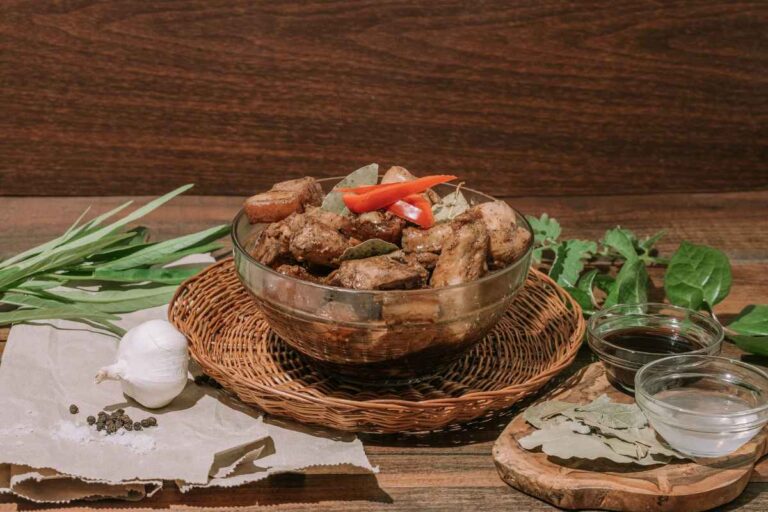 How to Cook the Best Filipino Chicken Adobo: A Must-Try Recipe